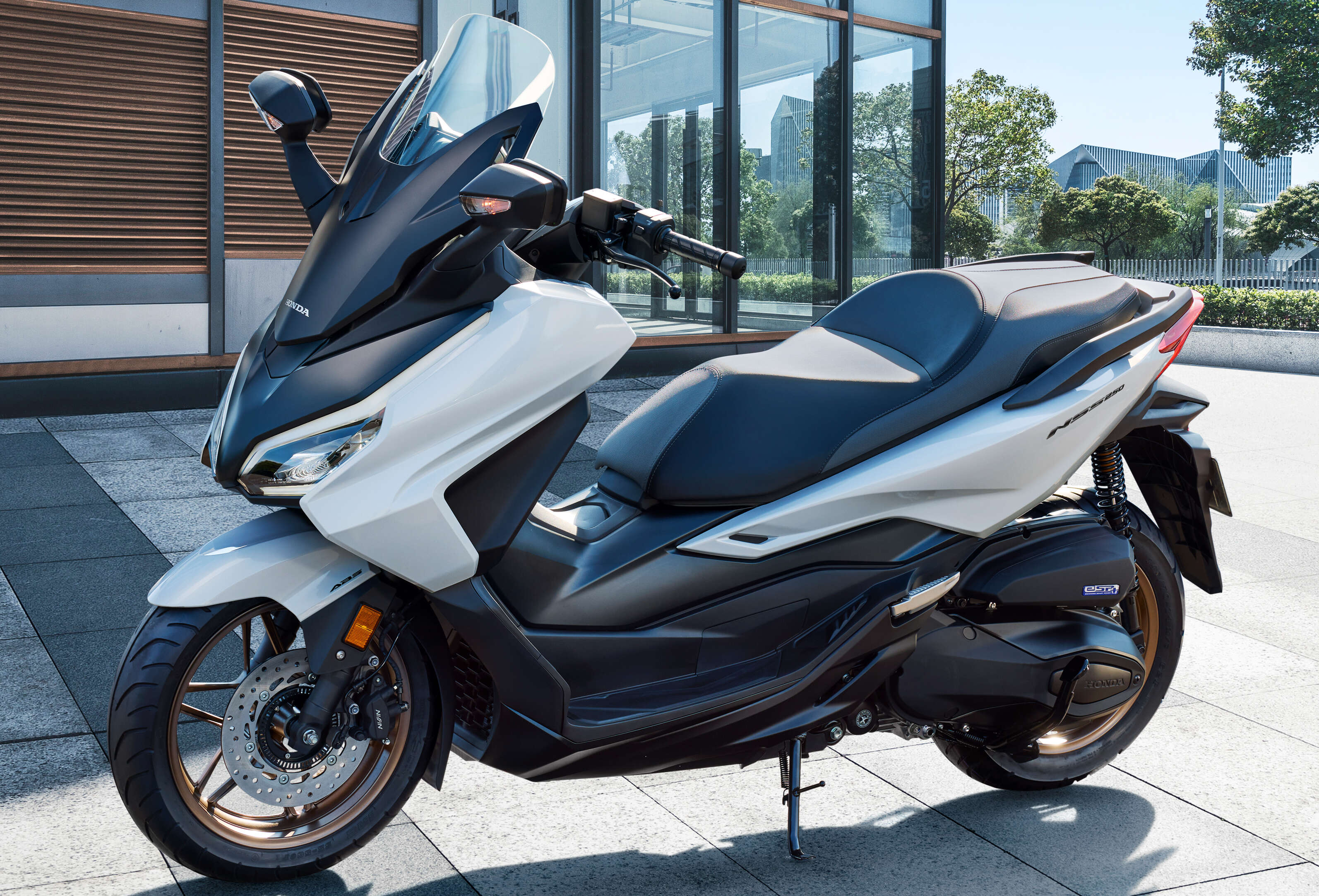 Big Bike Style - Paul Tan's Automotive News