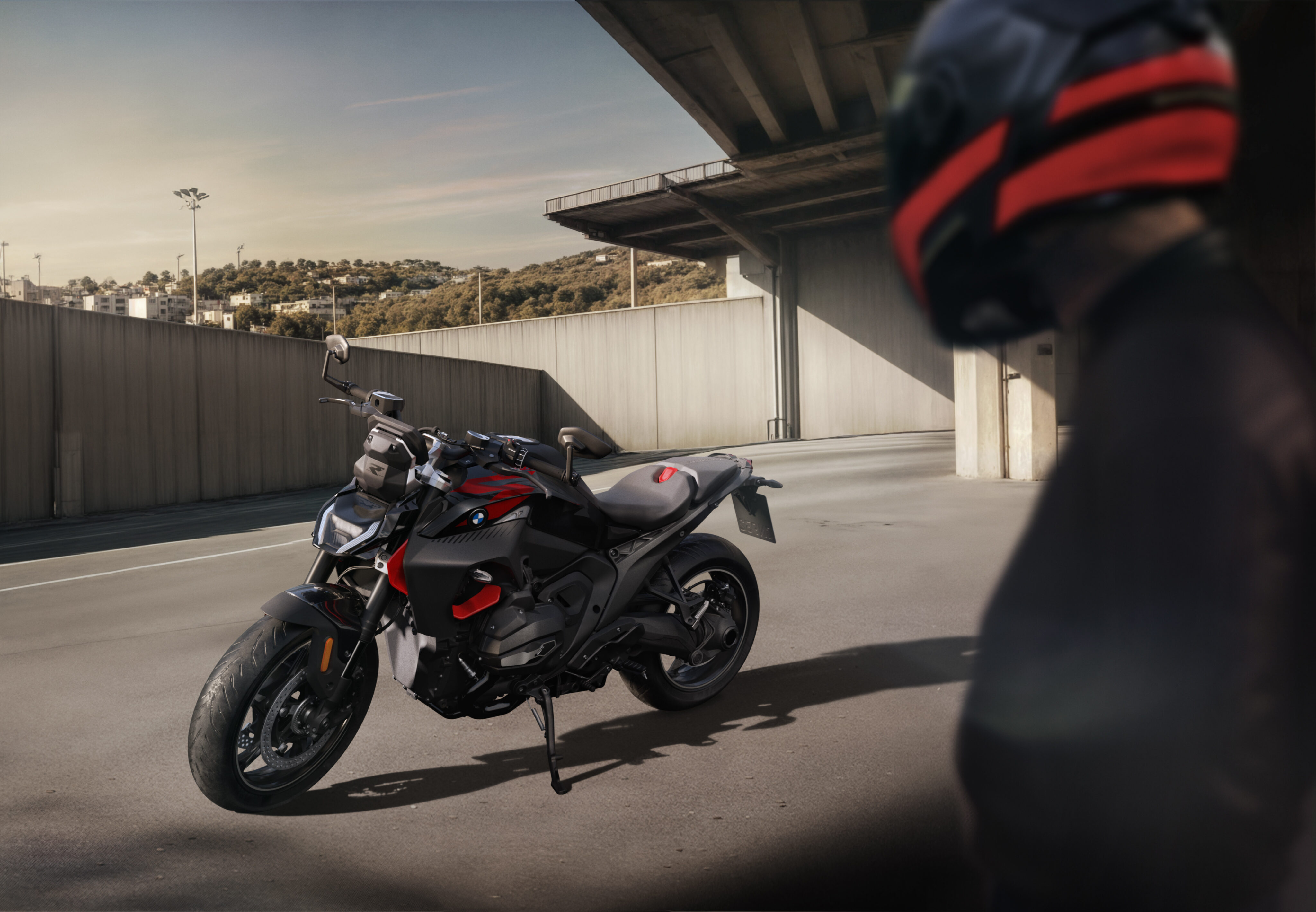 2025 BMW Motorrad R1300R - 1 - Paul Tan's Automotive News