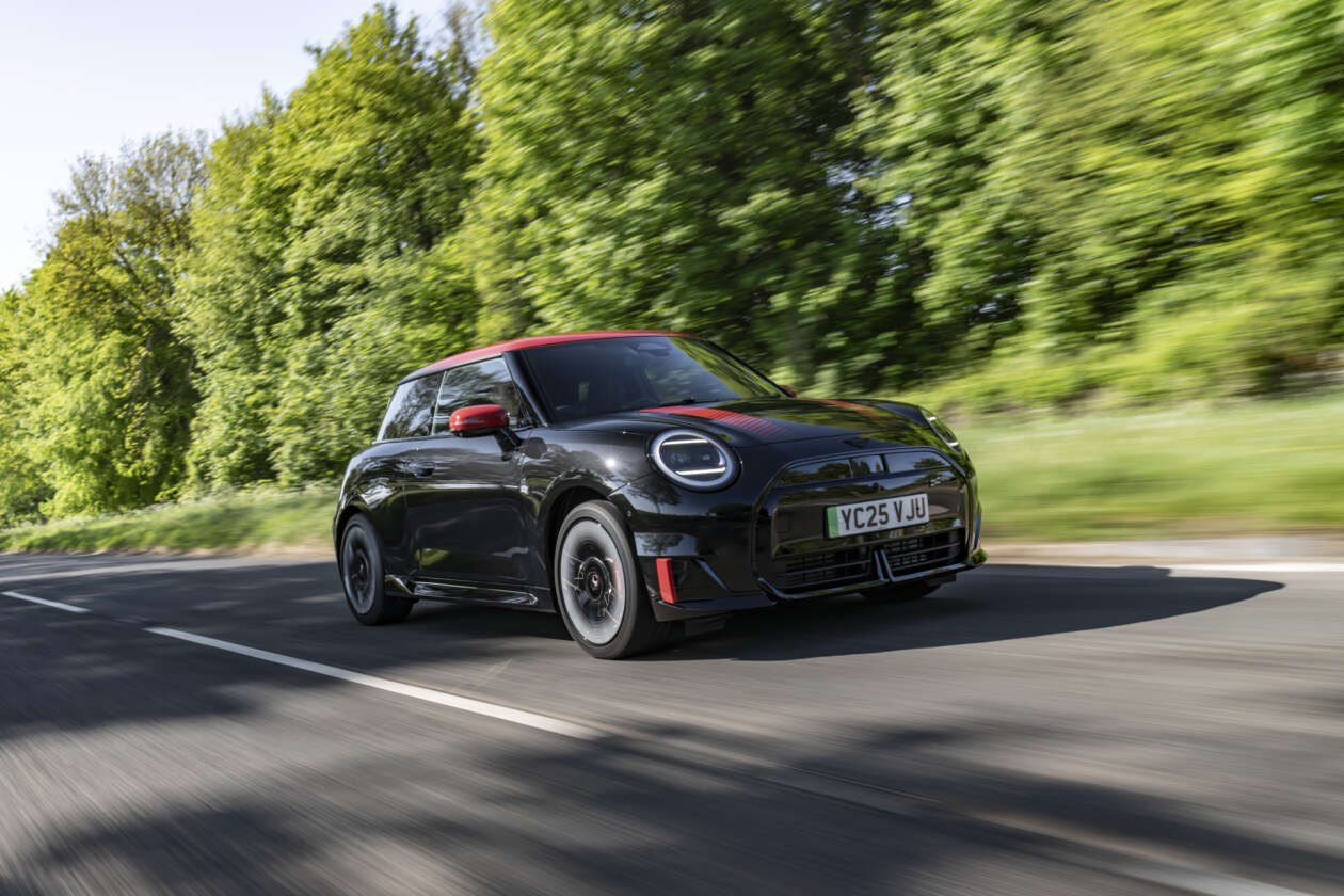 BF_MINI_JCW_Electric_Midnight_Black_II_052025_00001 - Paul Tan's ...