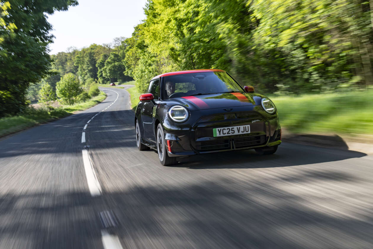 BF_MINI_JCW_Electric_Midnight_Black_II_052025_00006 - Paul Tan's ...