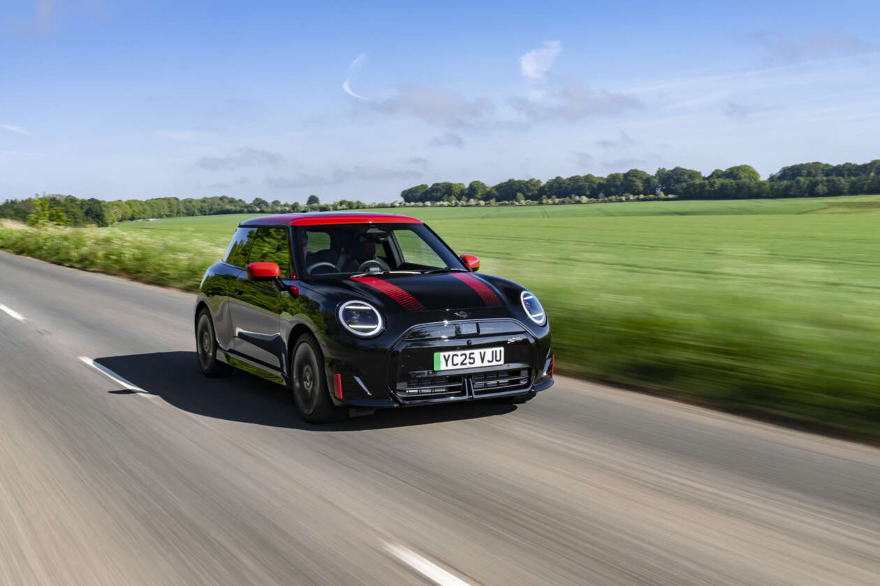 BF_MINI_JCW_Electric_Midnight_Black_II_052025_00010 - Paul Tan's ...