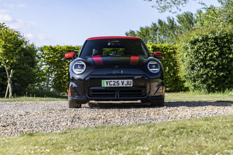 BF_MINI_JCW_Electric_Midnight_Black_II_052025_00034 - Paul Tan's ...