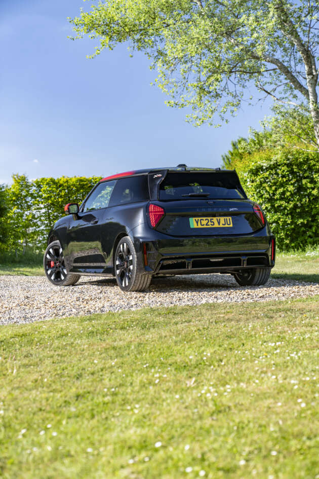 BF_MINI_JCW_Electric_Midnight_Black_II_052025_00039 - Paul Tan's ...