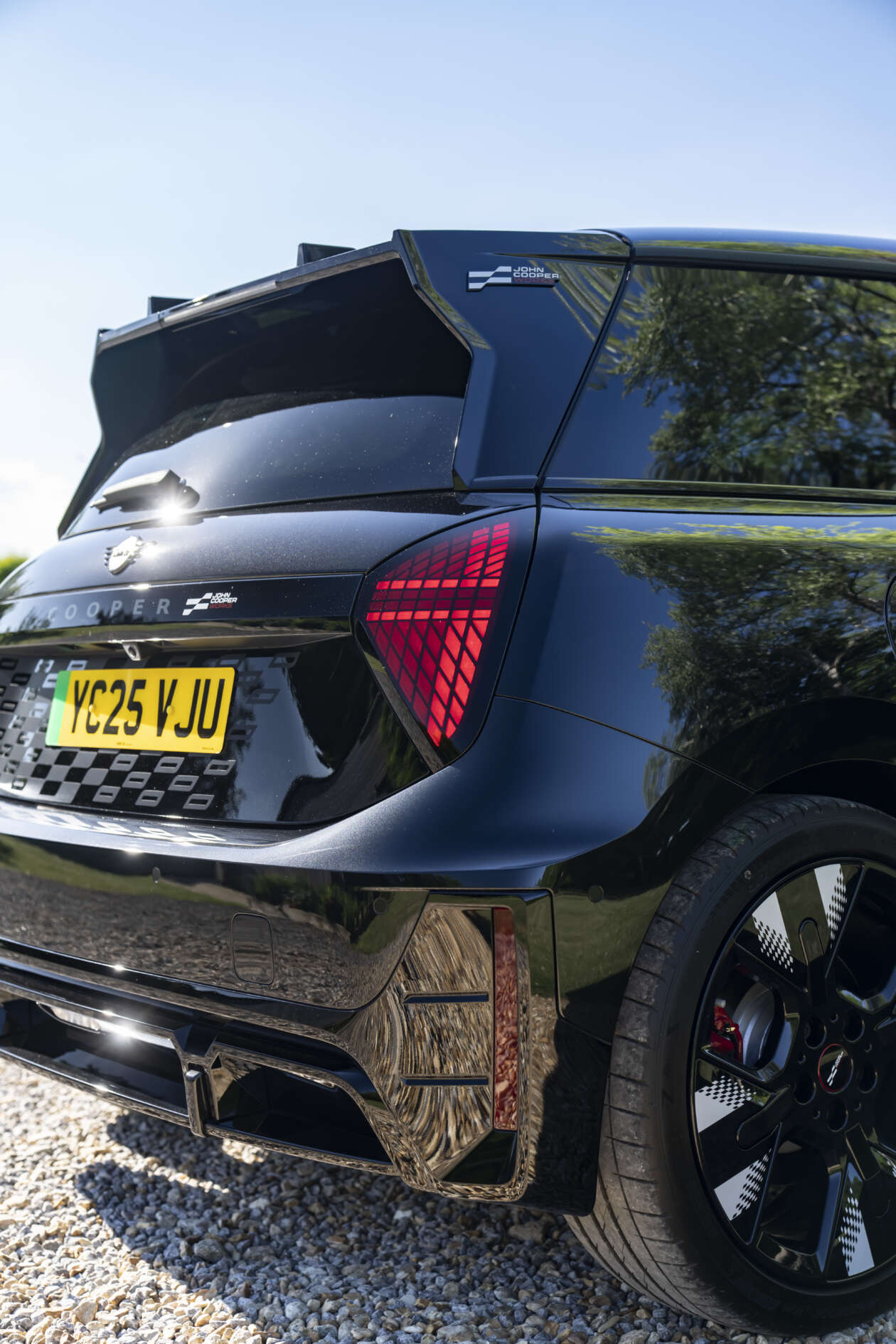 BF_MINI_JCW_Electric_Midnight_Black_II_052025_00055 - Paul Tan's ...