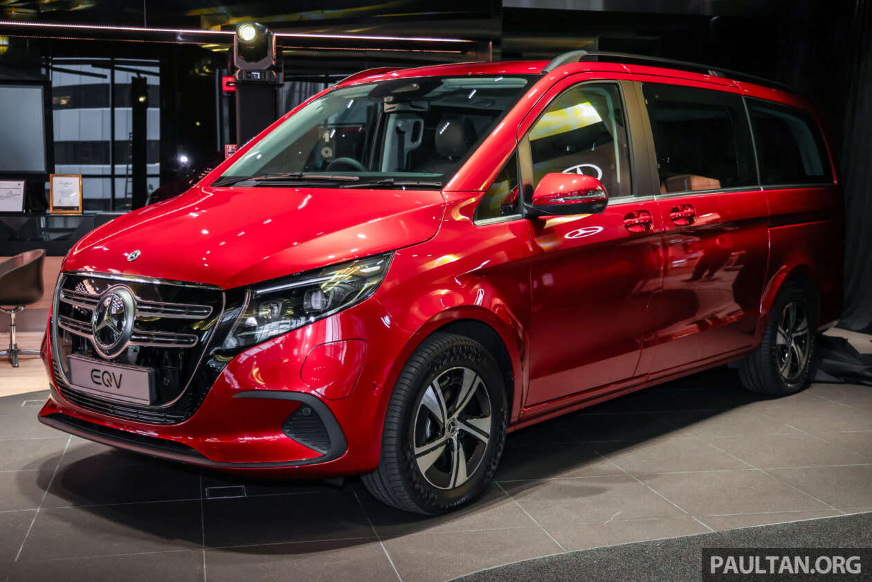 Mercedes-Benz EQV300 2025 dilancar di Malaysia - Avantgarde, 2 skrin 12 ...