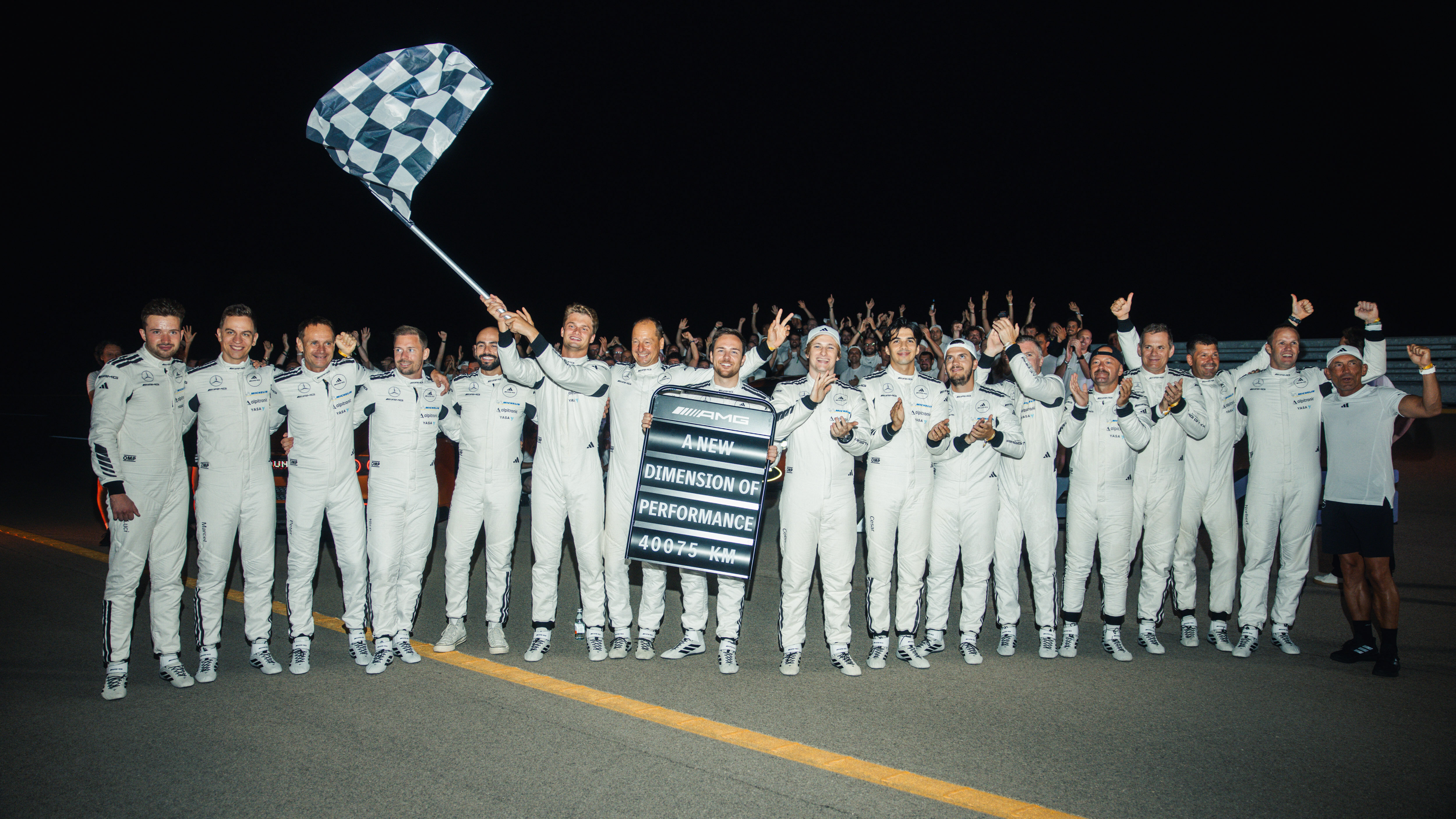 Mercedes-AMG Concept AMG GT XX world record distance EV-2 - Paul Tan's ...