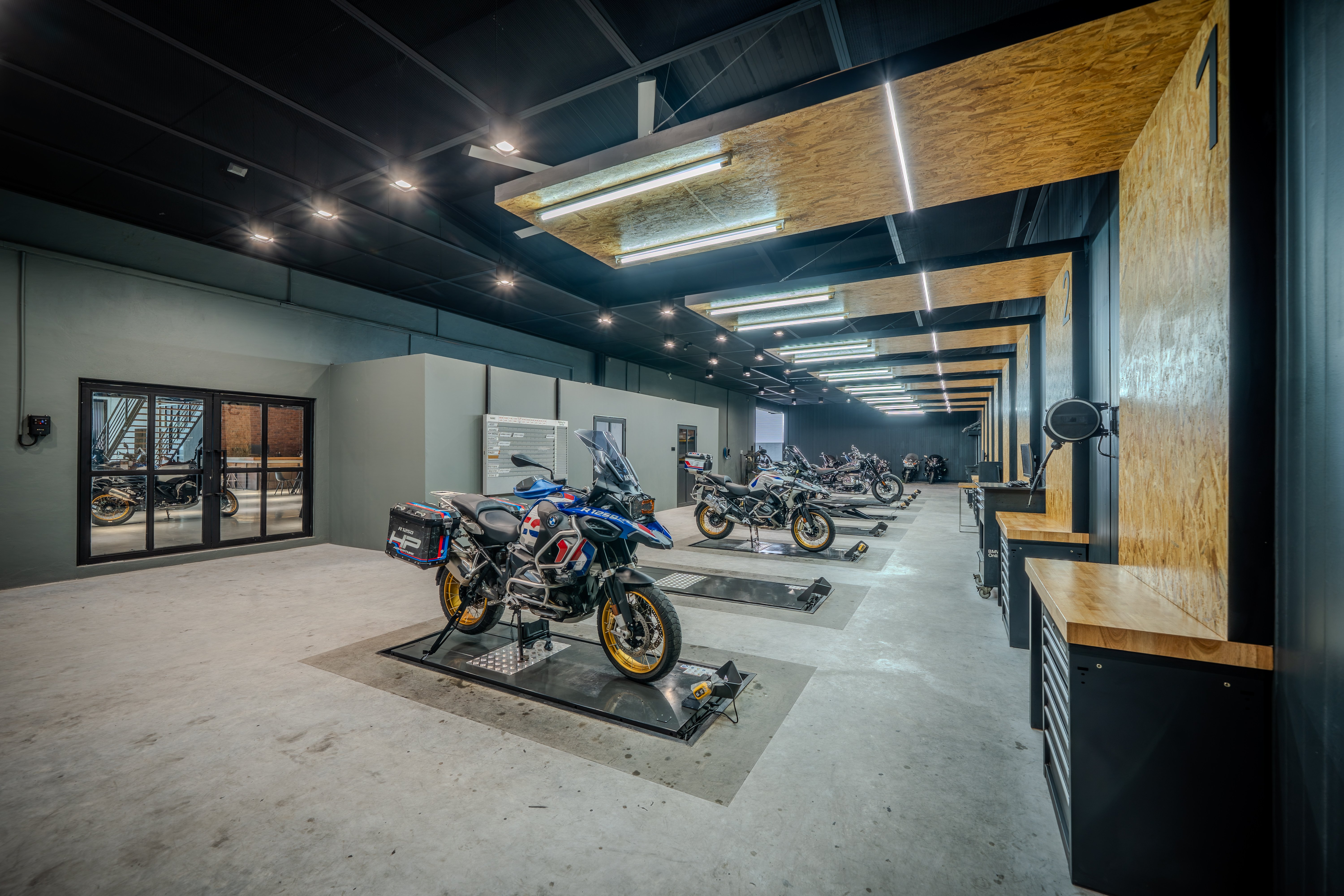 2025 Chear Motorrad BMW Motorrad Retail Brand Experience - 10 - Paul ...