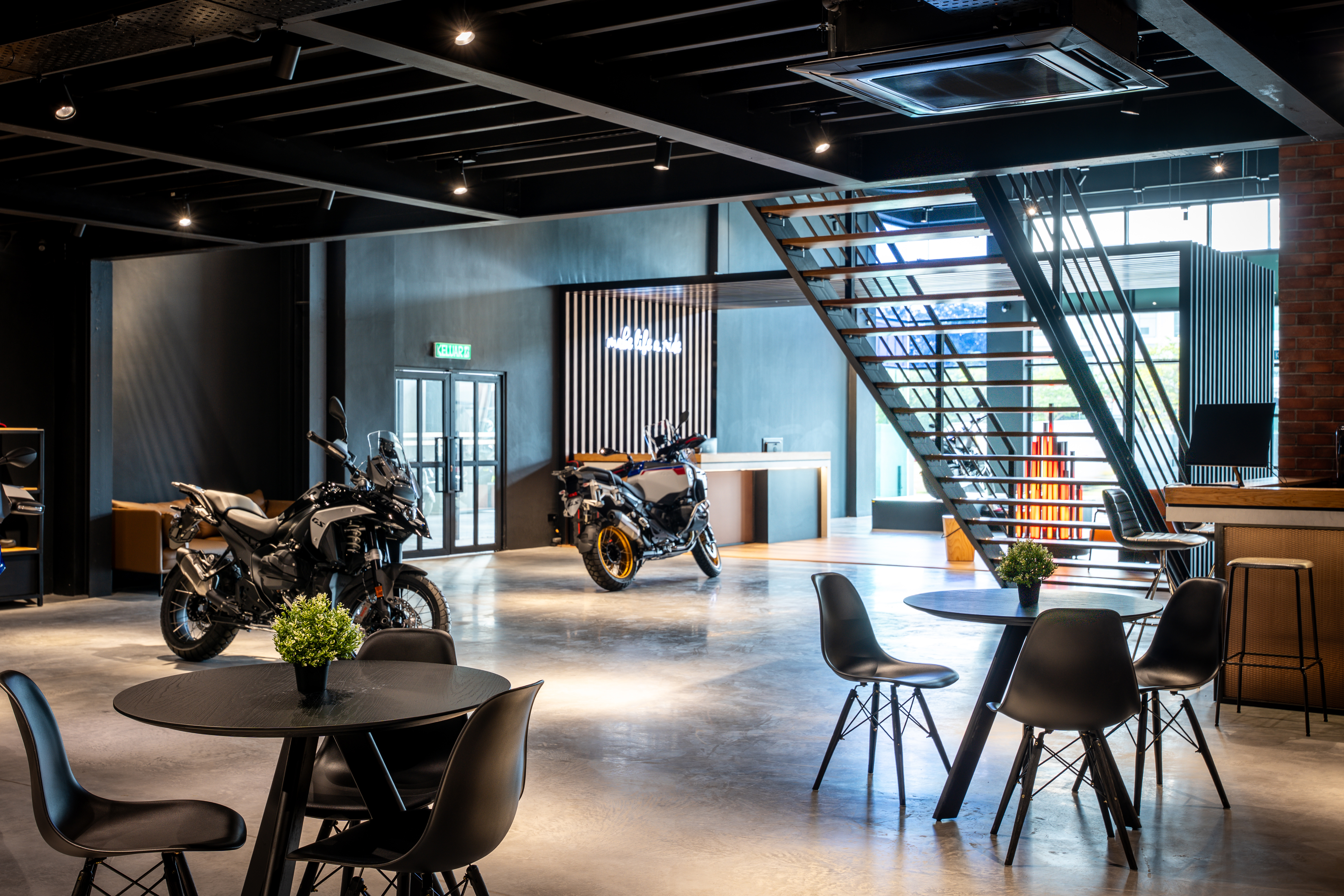 2025 Chear Motorrad BMW Motorrad Retail Brand Experience - 3 - Paul Tan ...