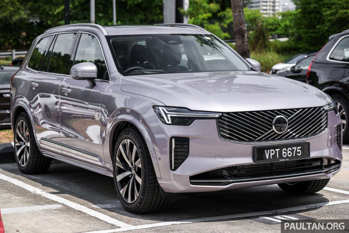 2026 Volvo XC90 facelift gets new Aurora Silver colour - B5 MHEV at ...
