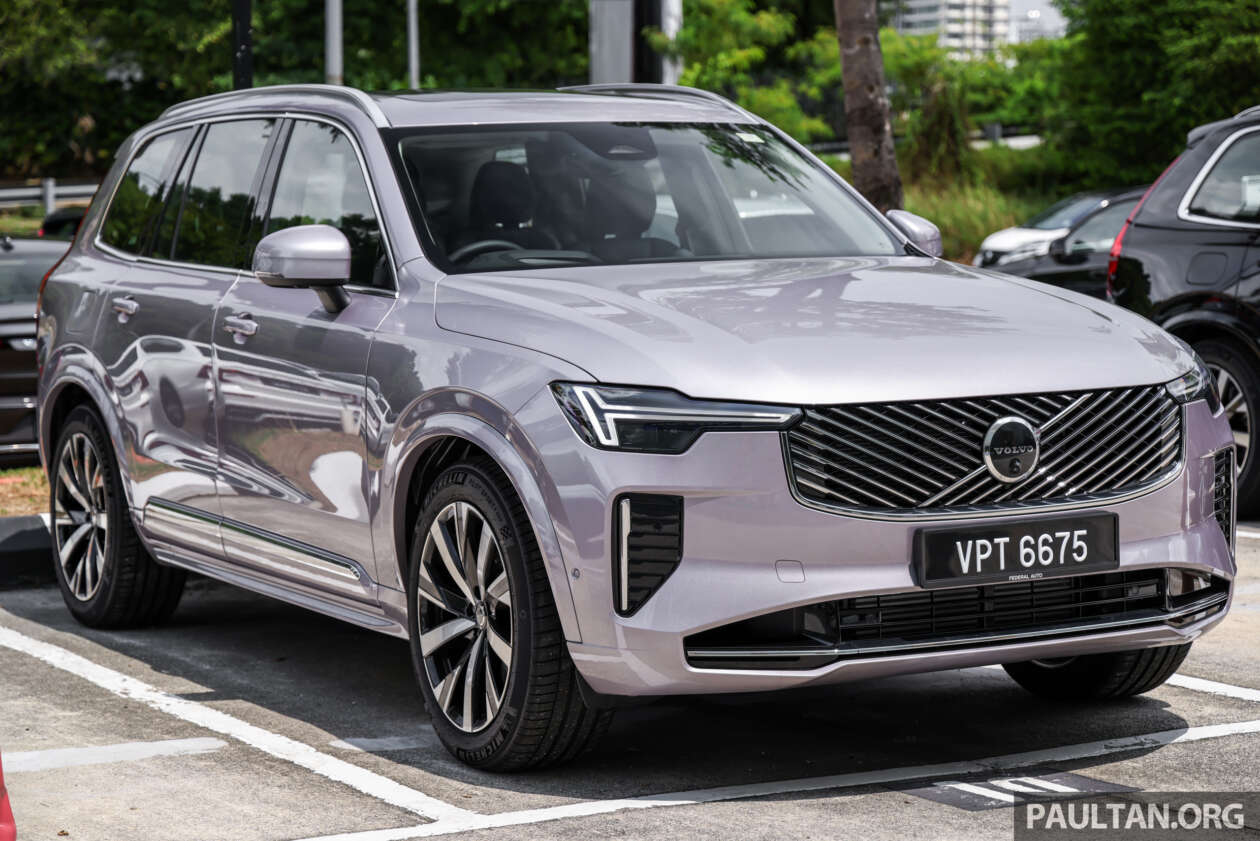 2026 Volvo XC90 facelift gets new Aurora Silver colour - B5 MHEV at ...