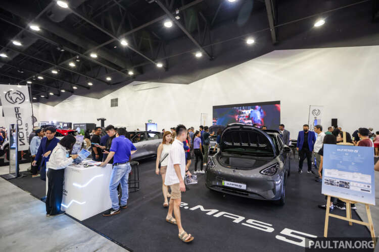 Proton eMas at ACE 2025 – eMas 5 Premium on display, RM70k for 325 km ...