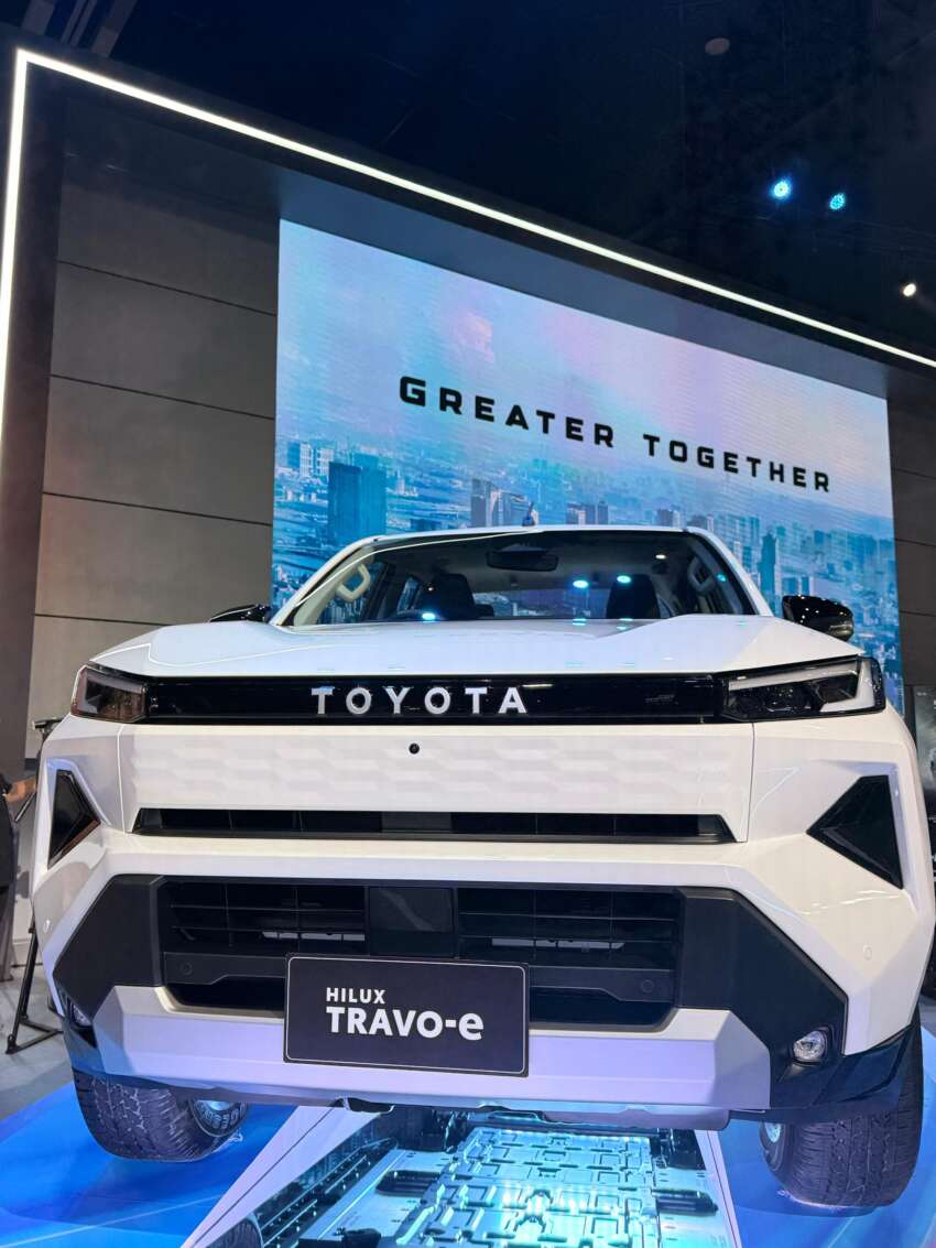 Toyota Hilux Travo 2026 didedah - masih guna casis IMV dan kabin Revo ...
