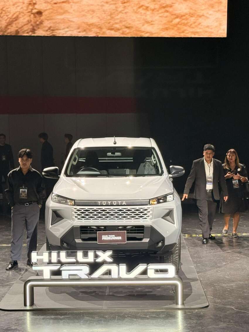 Toyota Hilux Travo 2026 didedah - masih guna casis IMV dan kabin Revo ...