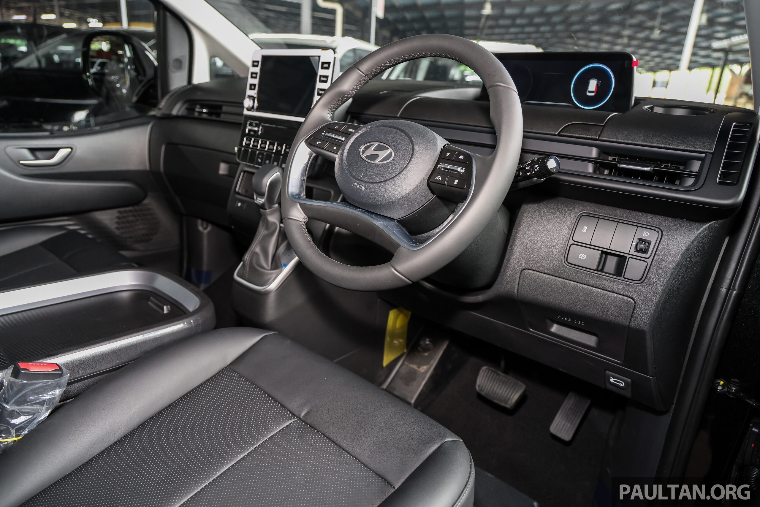 2026-Hyundai-Staria-Malaysia-Update-centre-console-replacing-front ...