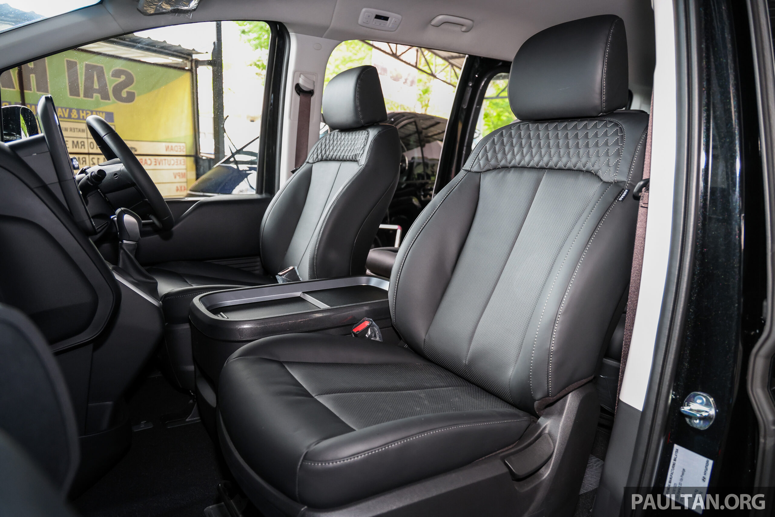 2026-Hyundai-Staria-Malaysia-Update-centre-console-replacing-front ...