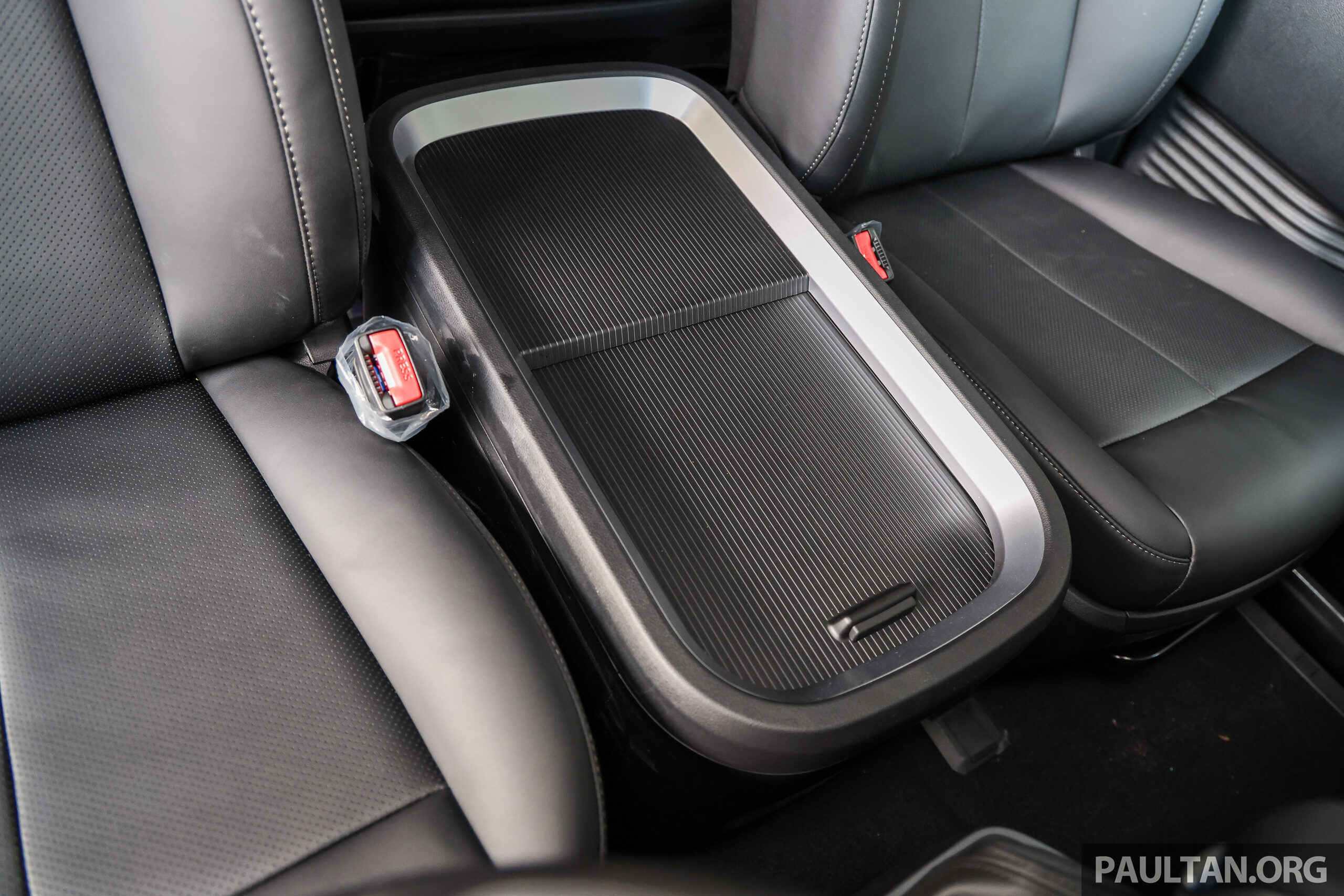 2026-Hyundai-Staria-Malaysia-Update-centre-console-replacing-front ...