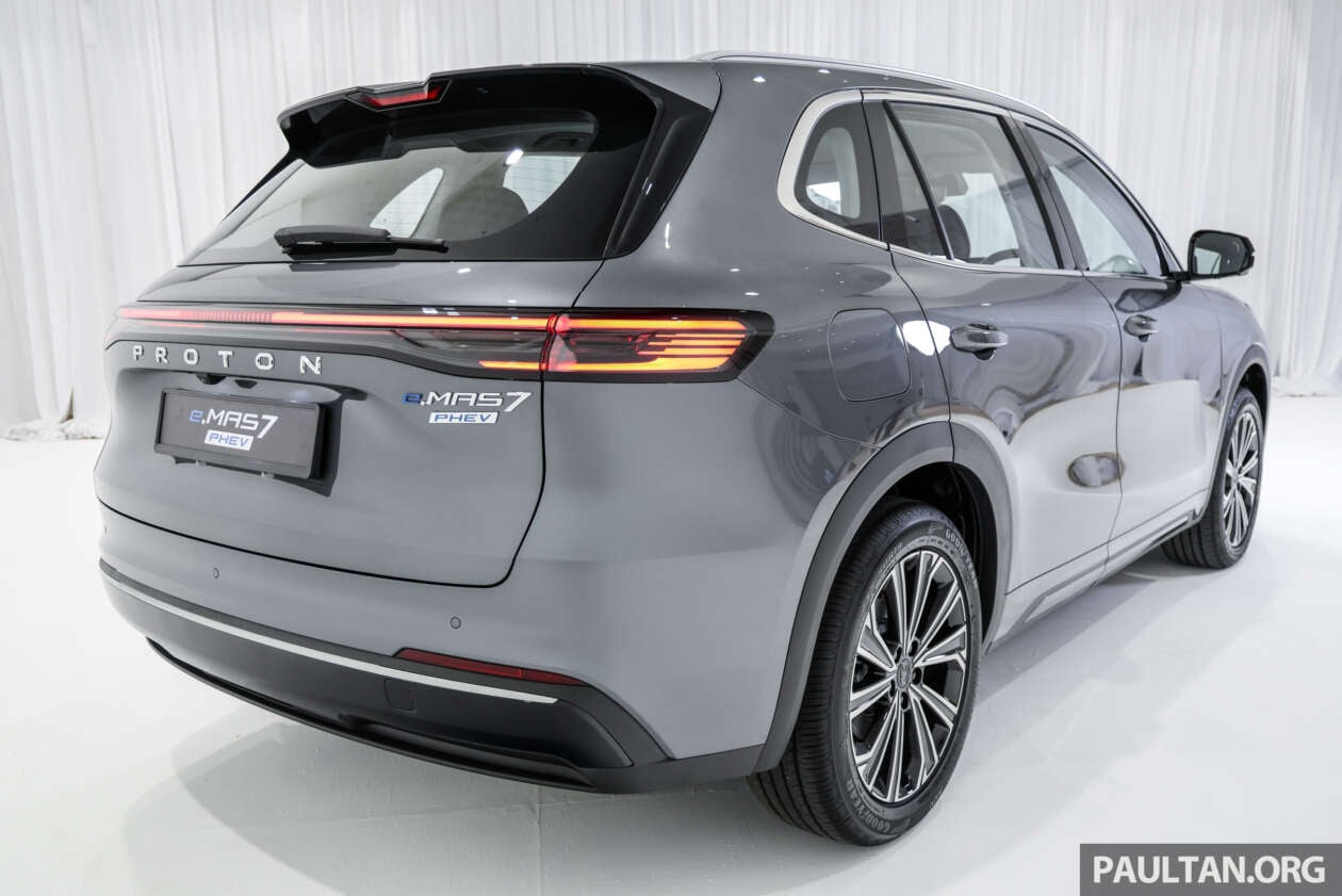 Proton eMas 7 PHEV open for booking - 3 variants, 2 battery choices, up ...