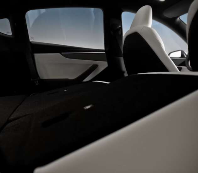 2026 Tesla Model Y in China updated to get larger 16-inch screen, black ...