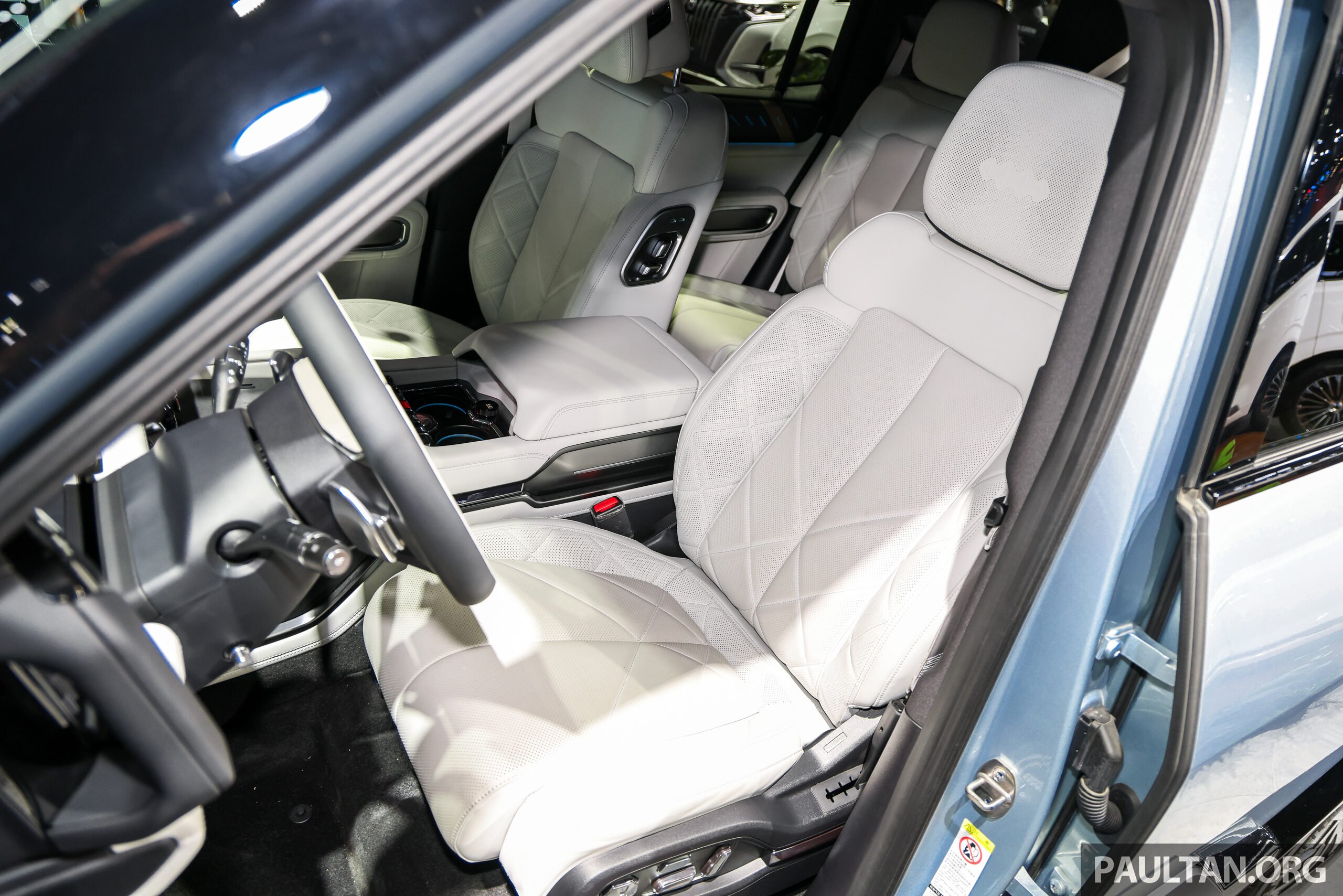 Denza B8 coming to Malaysia; renamed Fangchengbao 8 SUV, DMO PHEV tech ...