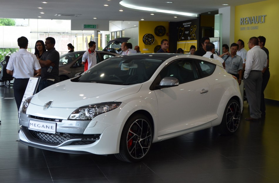 TC Euro Cars delivers 100th Renault Megane RS - paultan.org