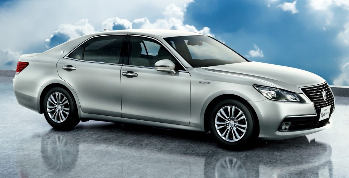 Toyota Crown - 14th-gen S210 makes its debut - paultan.org